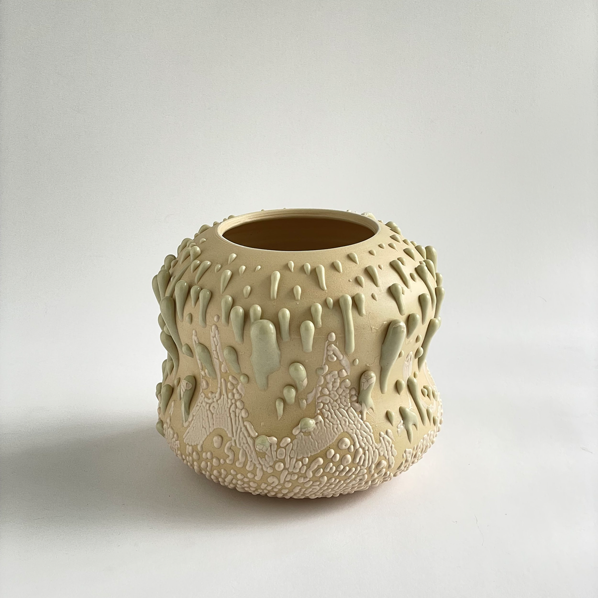 Sand Vase with Sand Crawl and Zero Vase Glaze Gloops | BLUMEN Floral ...