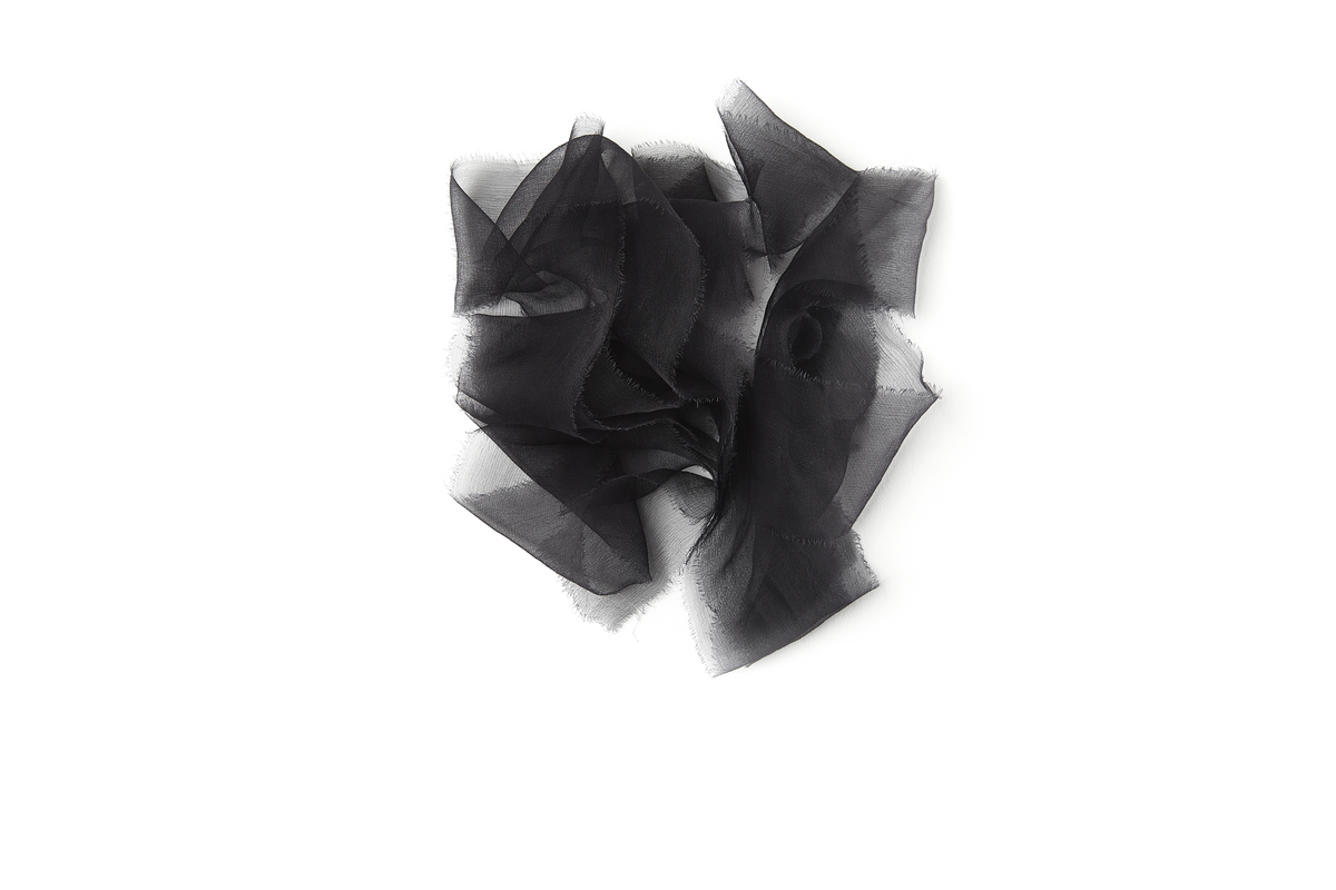 Gossamer Ribbon in Charcoal - شريط طونو و كو | BLUMEN Floral Art and Design